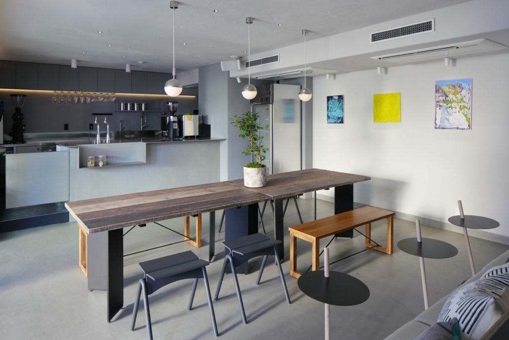 kuku cafe | 祐天寺駅から徒歩5分。静かな住宅街の中。 大きな白樺と木々に囲まれたカフェ。